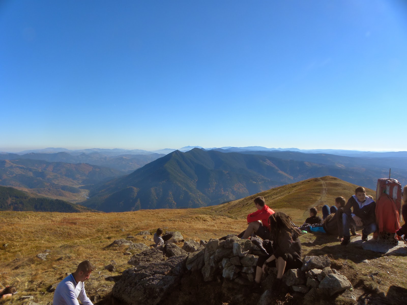 Munte, fotografie si nu numai: Muntii Rarau - vf Giumalau si Pietrele ...