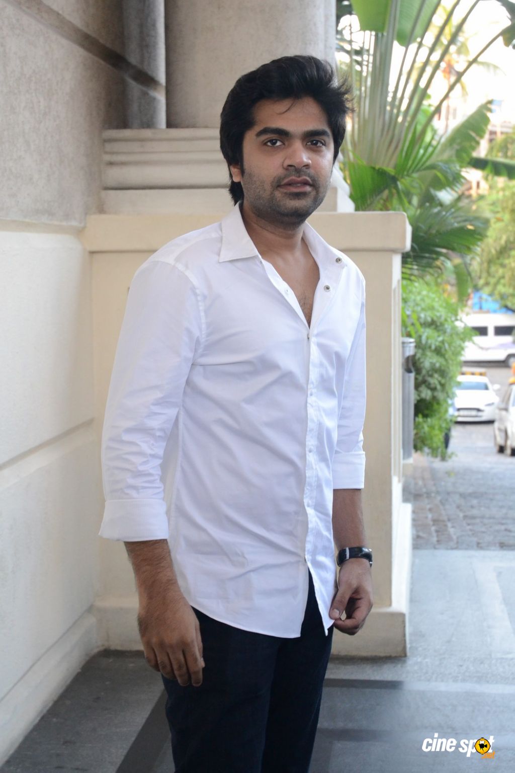 WORLD GOSSIPS NO 1: simbu new look