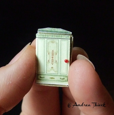 Andrea Thieck Miniatures: Paper Doll Wardrobe