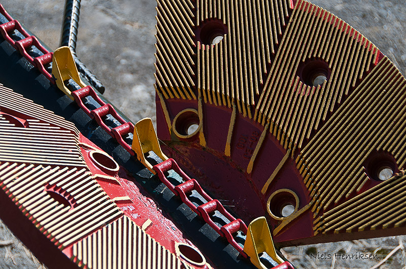 My Camera World: Photographing Metal Sculptures and Art Objects