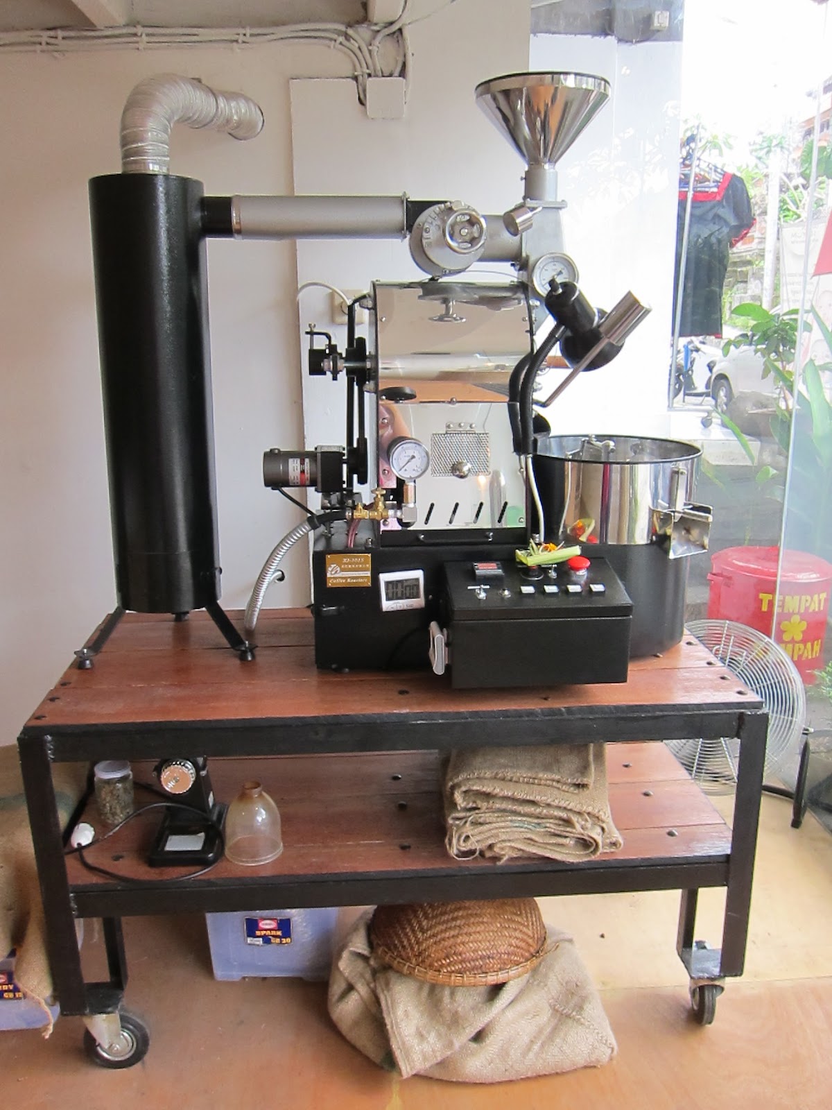 Coffee roasting, Coffee roasters, Coffee roasting room