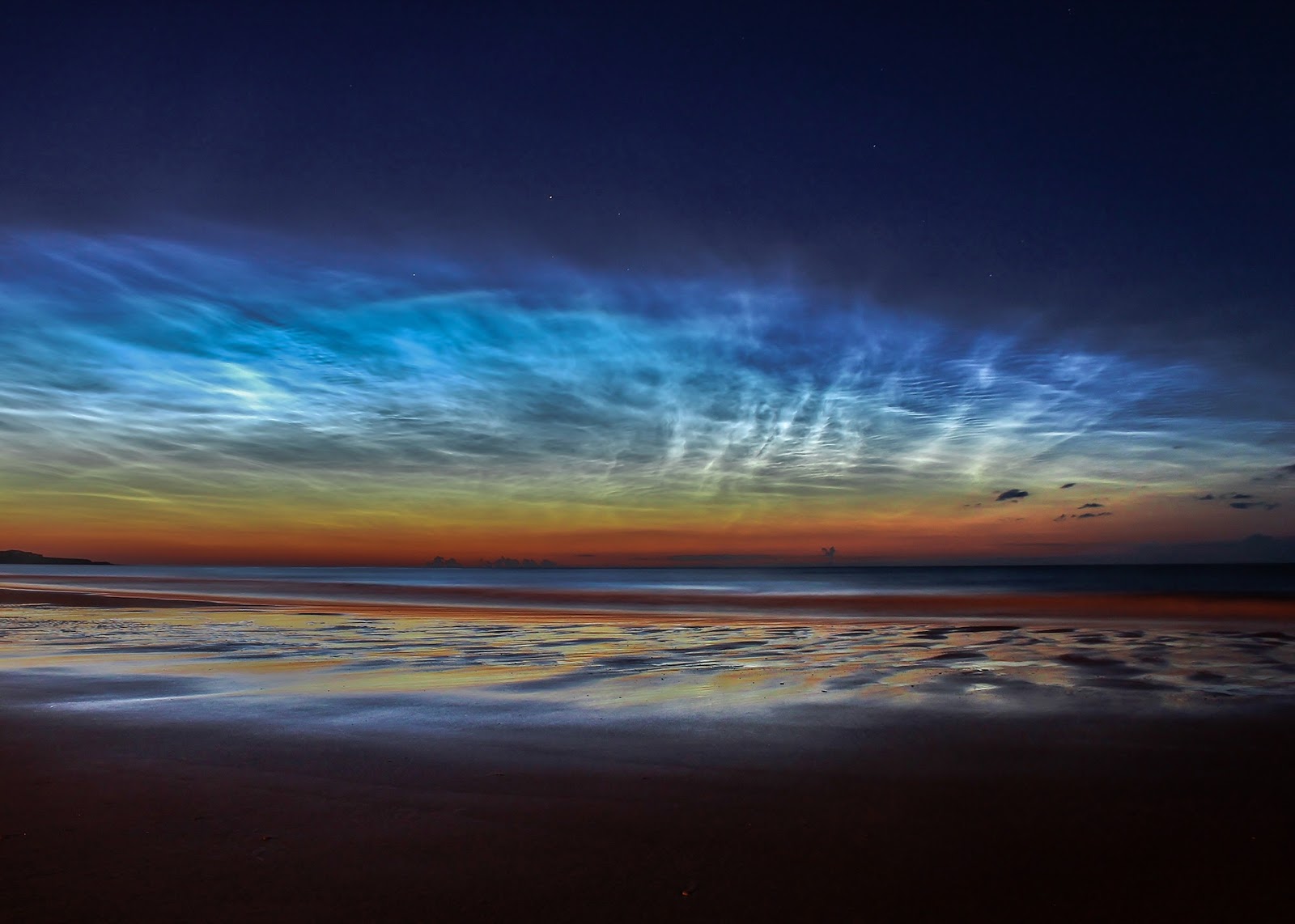 Noctilucent Clouds over Sunderland | Earth Blog