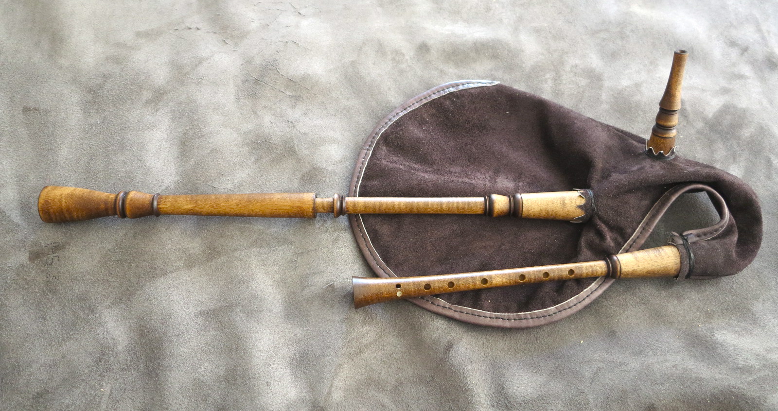 Lutherie Gabriel Desbiolles: Cornemuses médiévales