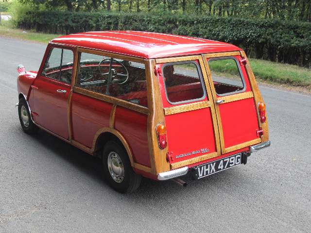 CLASSICS FOR SALE: 1961 AUSTIN MINI COUNTRYMAN - CLASSIC & SPORTSCAR CENTRE
