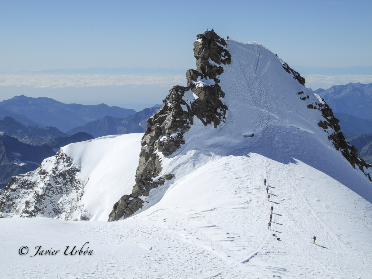 URBONETI: ALPES. ASCENSIÓN A LA PUNTA GNIFETTI, PIRAMIDE VINCENT, CORNO ...