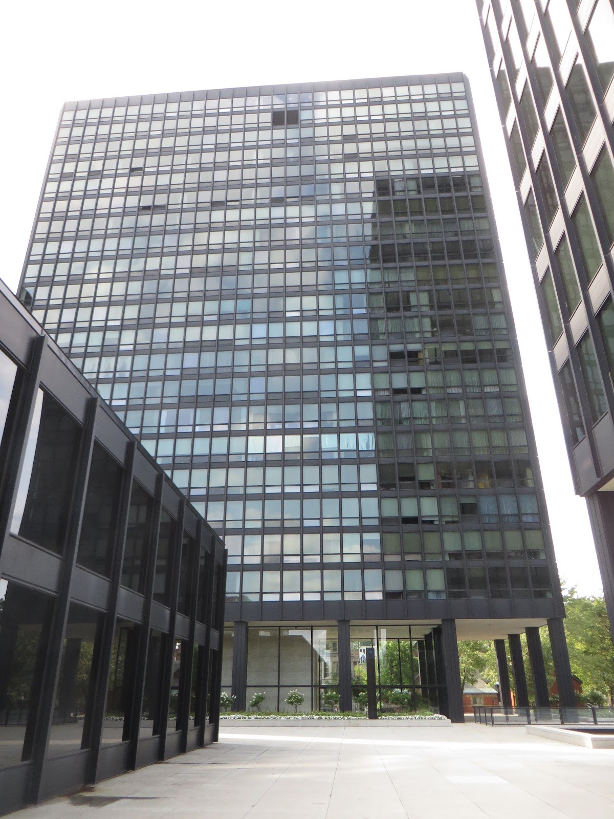 EntreVoir: Westmount Square - Ludwig Mies van der Rohe