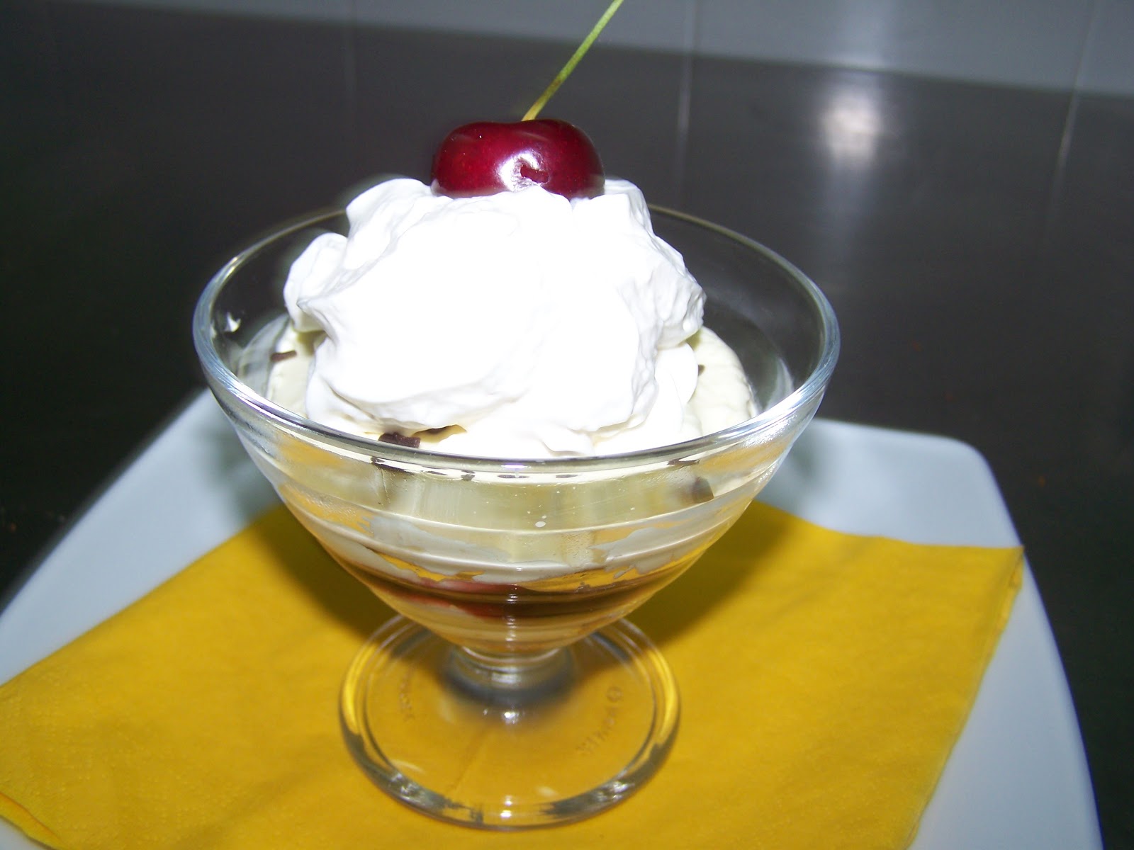 Un Babà per amico: COPPA DI CREMA AL MASCARPONE E CILIEGIE