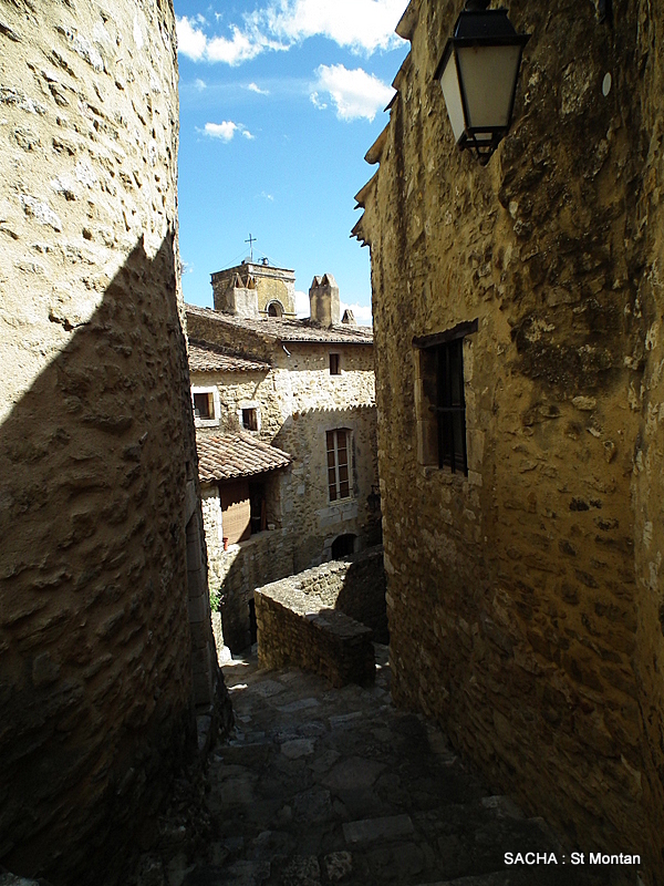Un jour....Une photo !: Village médiéval de St Montan Ardèche