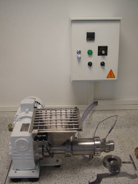 Jabones Olimpo C.A.: Extrusora de Jabón 50 kg/h