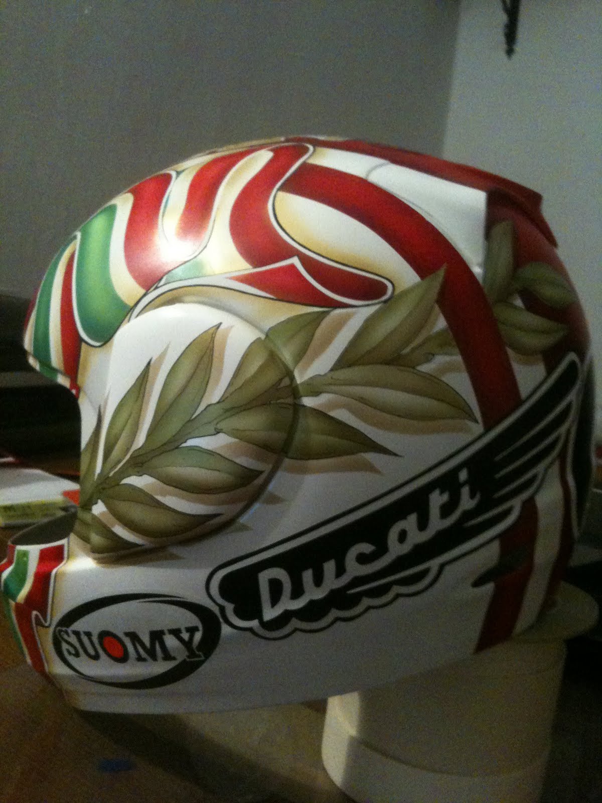 Racing Helmets Garage: Suomy Apex "Ducati" by Sole Art Design
