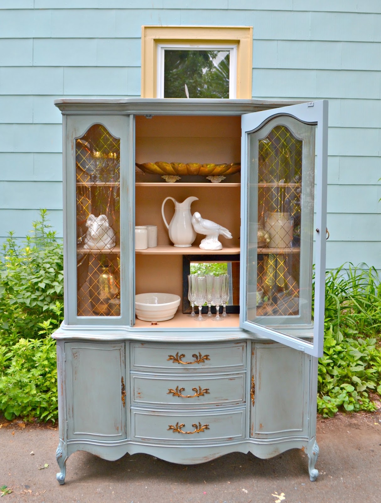 Heir and Space: A Vintage Hutch in Coastal Hues