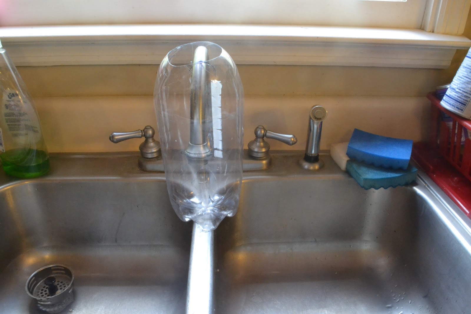 The Upcycling Nanny: Upcycled Plastic Bottle Drip Catcher and Faucet Basket