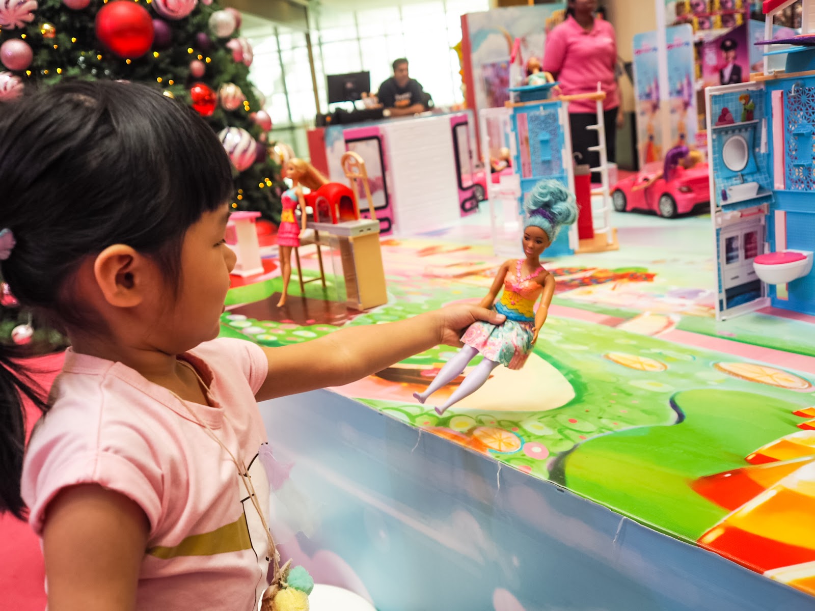Celebrate Christmas at Paradigm Mall with the first Barbie Dreamtopia ...
