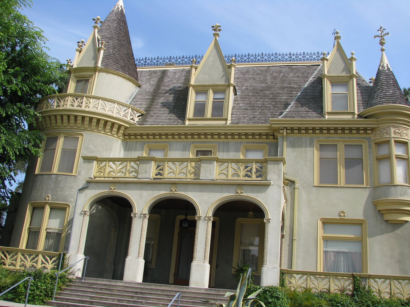 Set-Jetter & Movie Locations and More: Hell Night (1982)