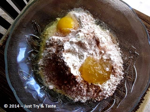 Obsesi Roti 35 - Custard Hot Cross Bun | Just Try & Taste