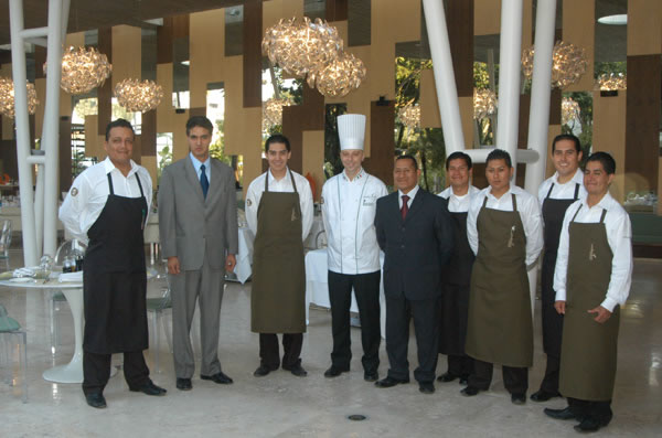 DIRECTOR DE ALIMENTOS Y BEBIDAS, DEBERES Y FUNCIONES