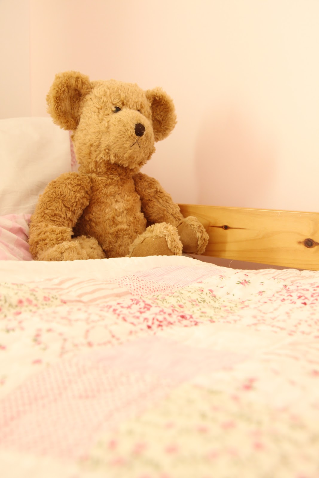 Modern Country Style: Our Girls' Bedroom: The Snuggly Beds