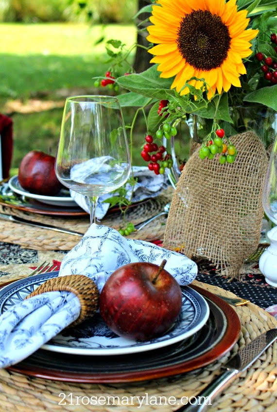 21 Rosemary Lane: Late Summer Backyard Tablescape