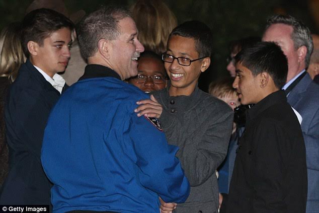 Photos: Ahmed Mohammed, the 'Clock Boy' meets Pres. Obama