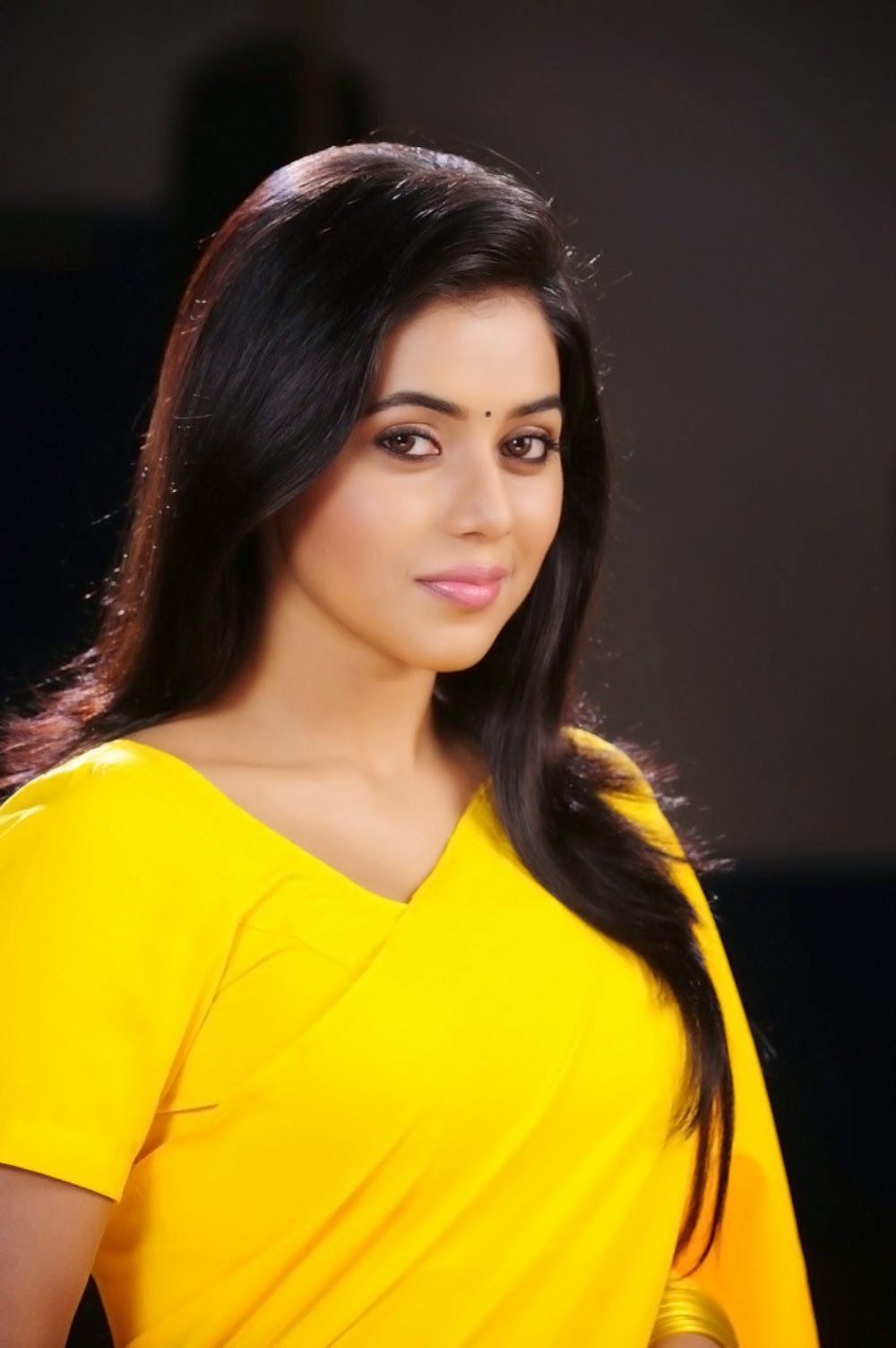 Poorna Latest Gorgeous Yellow Saree Photo Shoot | Shamna Kasim ...