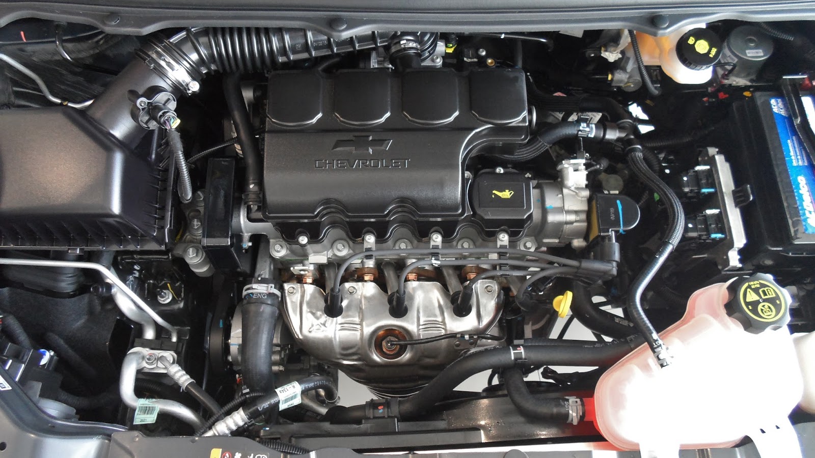 Uma volta com o Chevrolet Cobalt 1.8 2016