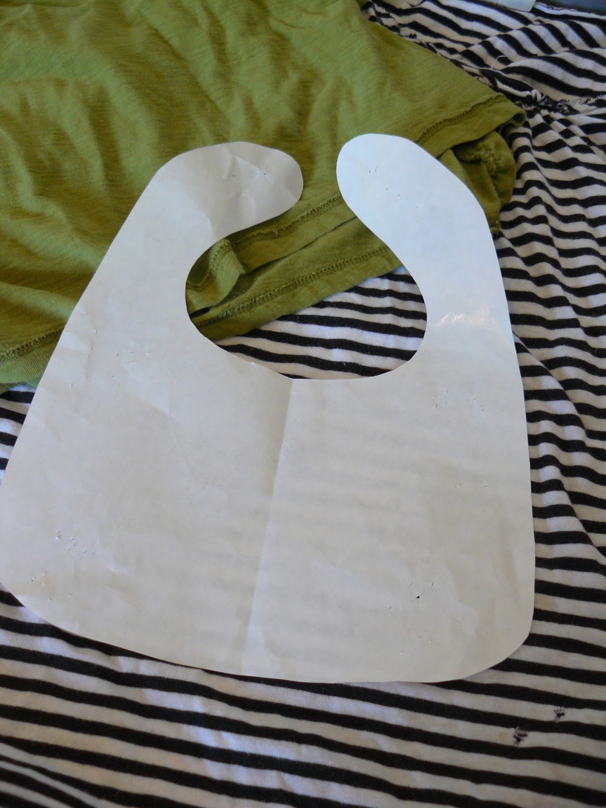 Small Fry & Co. : Hungry As A....Up-cycled T-shirt Bib Tutorial