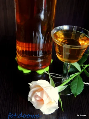 Rosolio - włoska nalewka różana - Moje Małe Czarowanie - Dorota ...