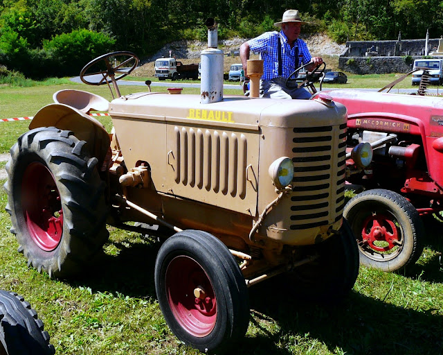 A Born Again Roman: Renault tractors