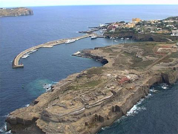 AMO DEL CASTILLO: Pandataria, el gulag del imperio