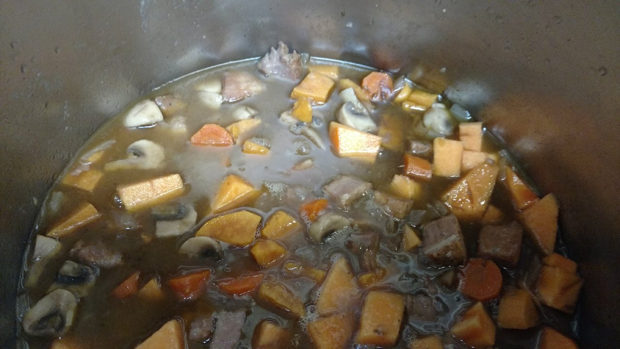 Persimmon pork stew shows off Fuyu's savory side