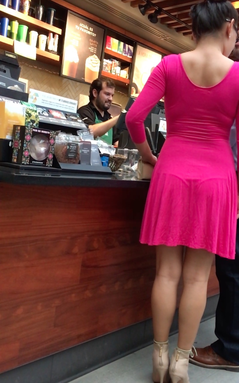 Mujeres con vestidos marcando tanga | Mujeres bellas en la calle