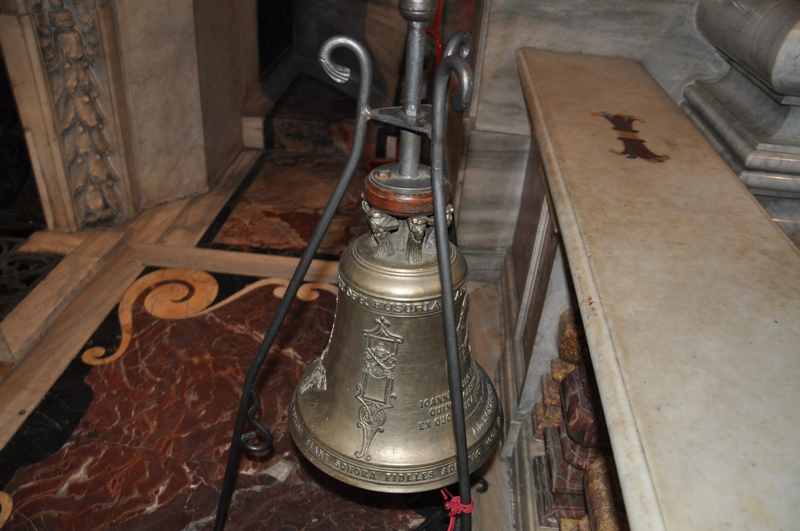 Orbis Catholicus Secundus: The Consecration Bell for Papal Masses in ...