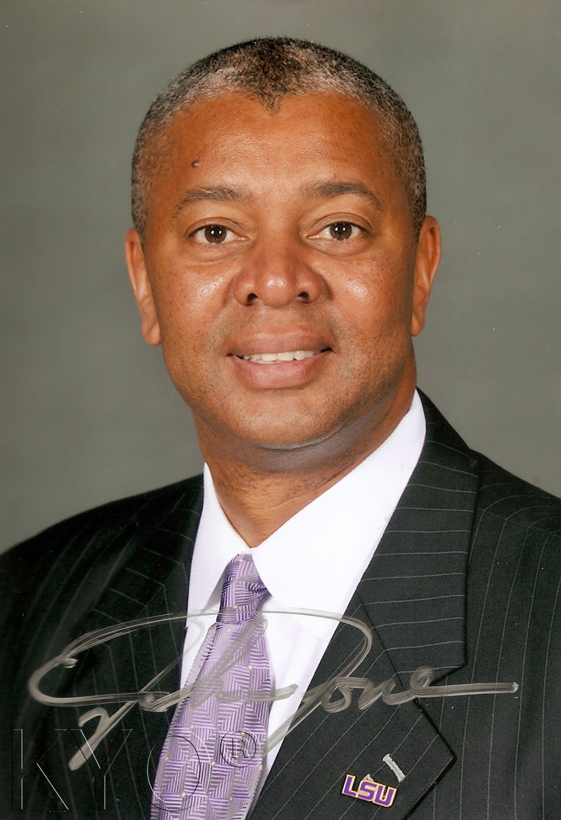 Chris Autographs: Johnny Jones