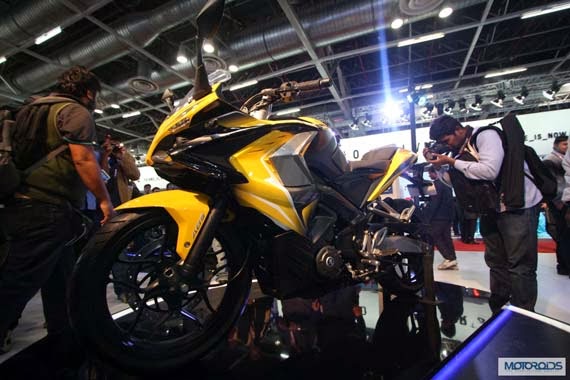 New Bajaj Pulsar SS400 Spesifikasi - MOTO PLUS PLUS