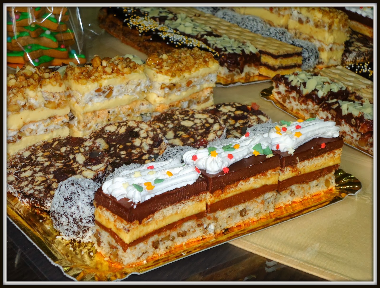 Cristina & Deepu's Kitchen: Prajituri asortate / Mixed cakes