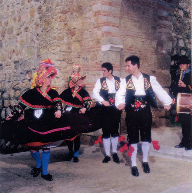 FolkCostume&Embroidery: Costume of Montehermoso, Cáceres Province ...