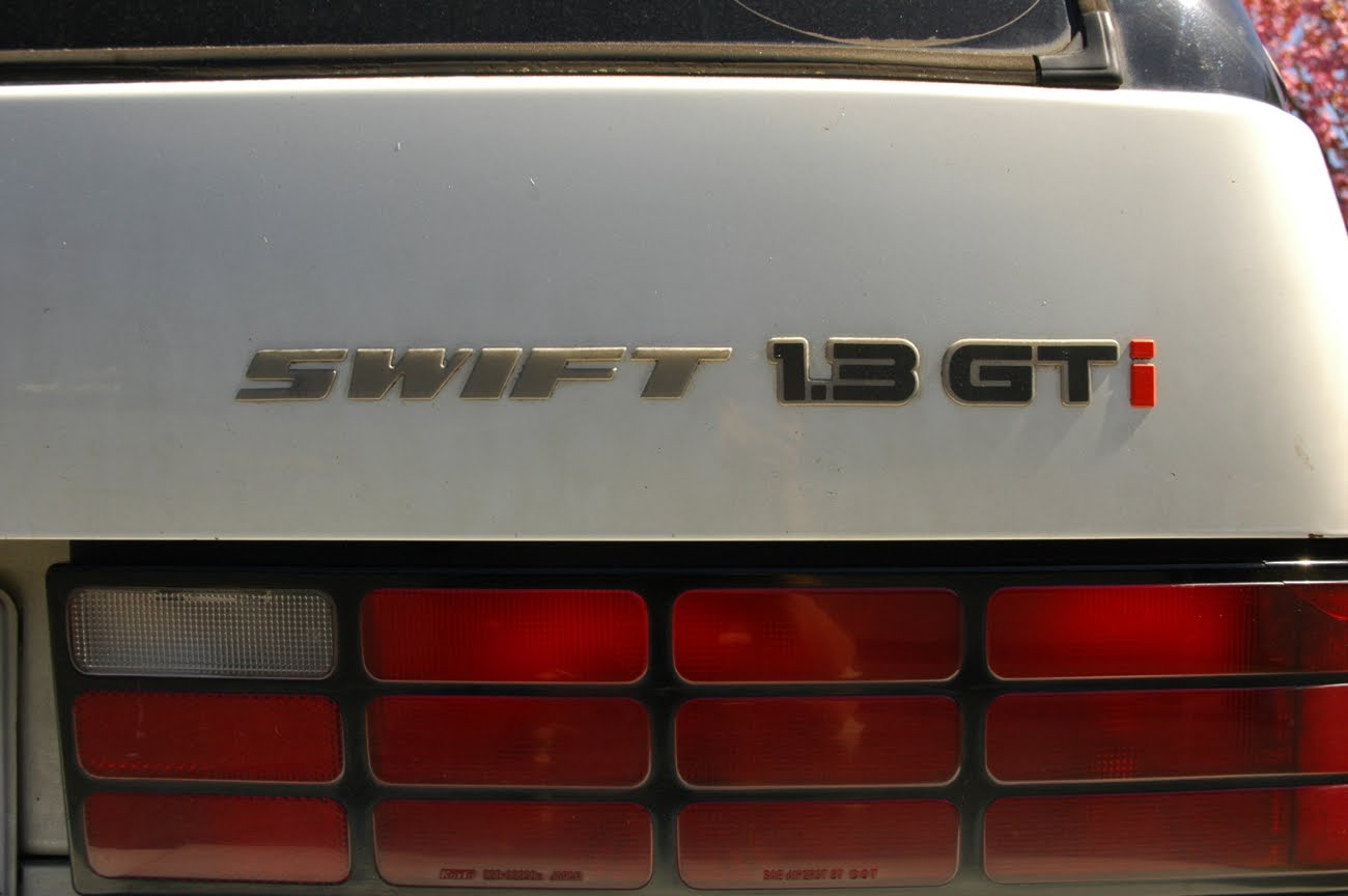 OLD PARKED CARS.: 1989 Suzuki Swift GTi.