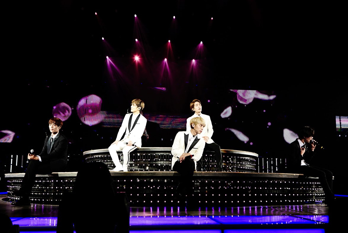 SHINee Successfully Finishes its First Ever Concert in Shanghai