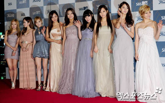 SuPer StaRs: SBS 2011 Gayo Daejun- Girls' Generation Red Carpet