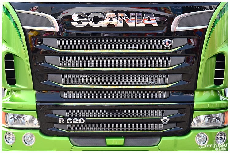 SCANIA: Scania R620 V8 ''Twilight Griffin'' Svempas front