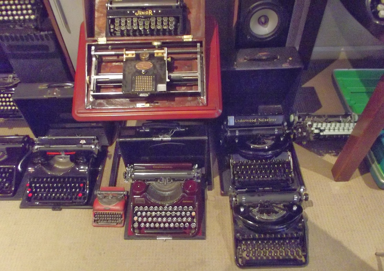 oz.Typewriter: Typewriters on Display