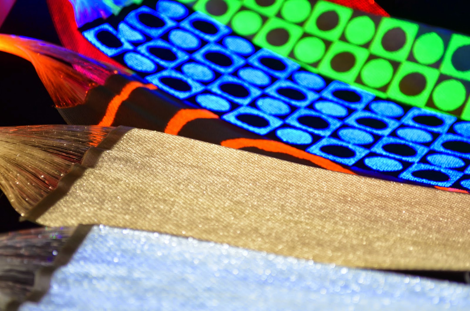 MIDLIGHTSUN® LIGHTING: MIDLIGHTSUN spécialiste du tissu lumineux fibre ...