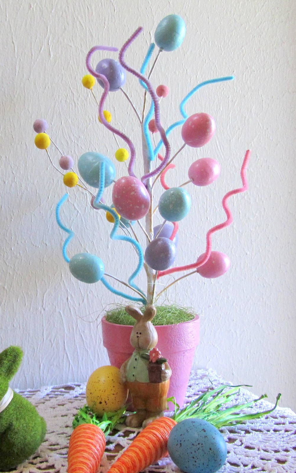 Keeping Focused: Easter Horseshoe Tree and Desk Decorations
