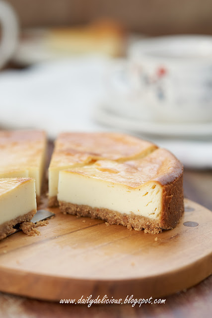 dailydelicious: Simple Baked Cheesecake