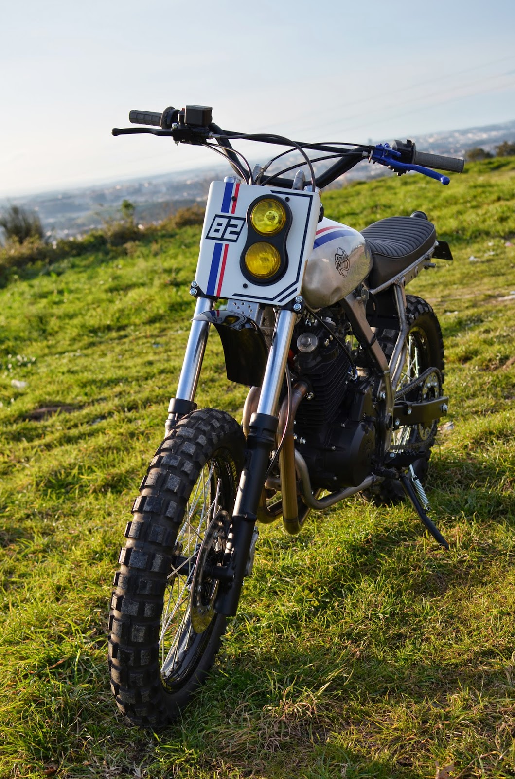 Trinta&Um NX 650 - RocketGarage - Cafe Racer Magazine