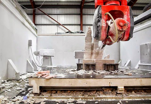 Christopher le Brun’s marble ‘Maro’ wing sculpture debuts at Chatsworth ...