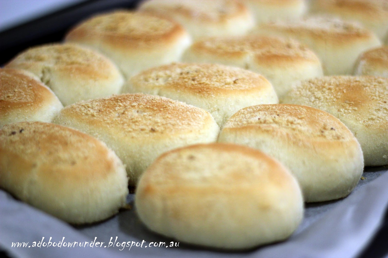 adobo down under: Pandesal (Filipino sweet bread rolls)