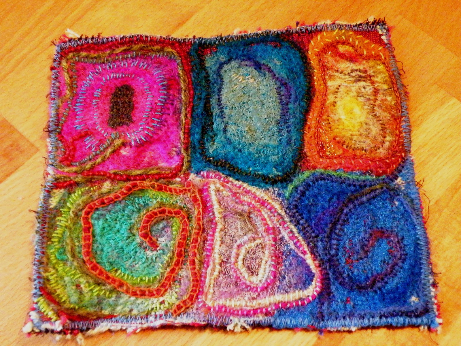 Art at Ramon: Embellishing Textiles Workshop - Embellir Atelier Textile