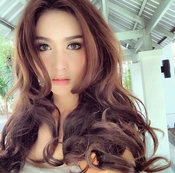 10 Kinda hot transgender