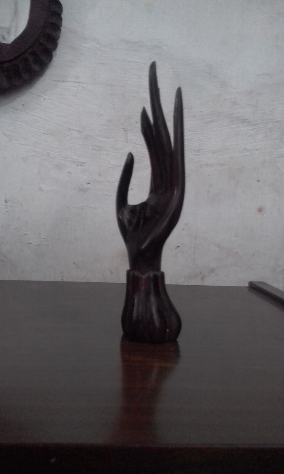 Garasi Barang Jadoel 21 West Java -Tasikmalaya: Patung Kayu Tangan